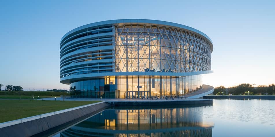 Barco on increasing market share thanks to market research - Altares